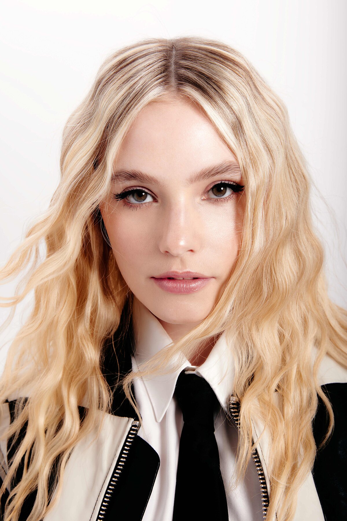 ESTHER GRAF | Act | Line-Up | - Hurricane Festival